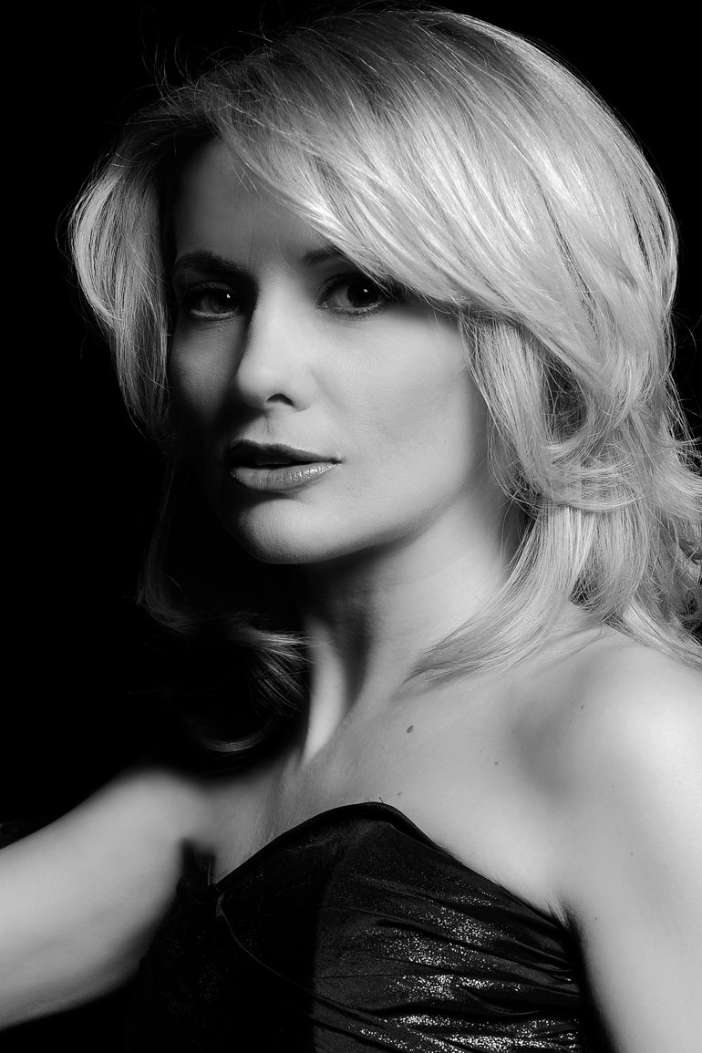 Nola, Barbara - Gavella